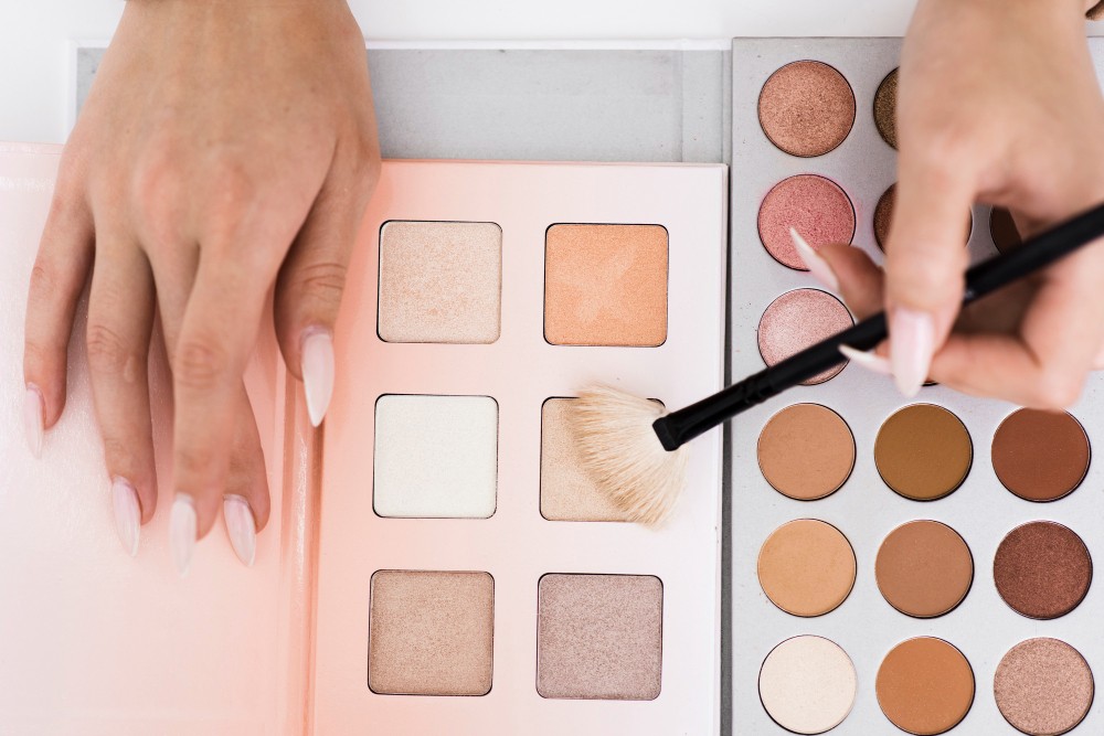Best Face Highlighters Reviewed, for a Natural Glow Up | iShopChangi